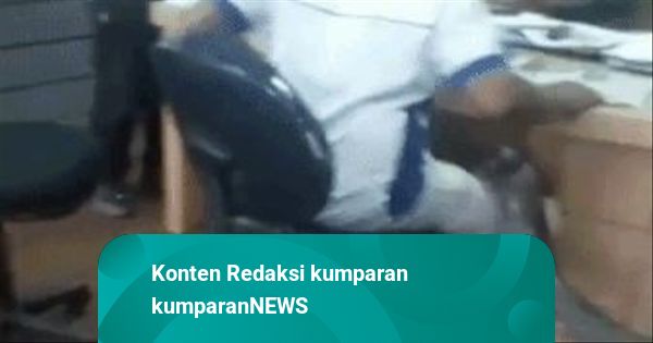 Viral Pria Kepala Plontos 'Minta Proyek' Bawa Ular Piton ke Dinas PUPR ... Viral Pria Kepala Plontos 'Minta Proyek' Bawa Ular Piton ke Dinas PUPR ...